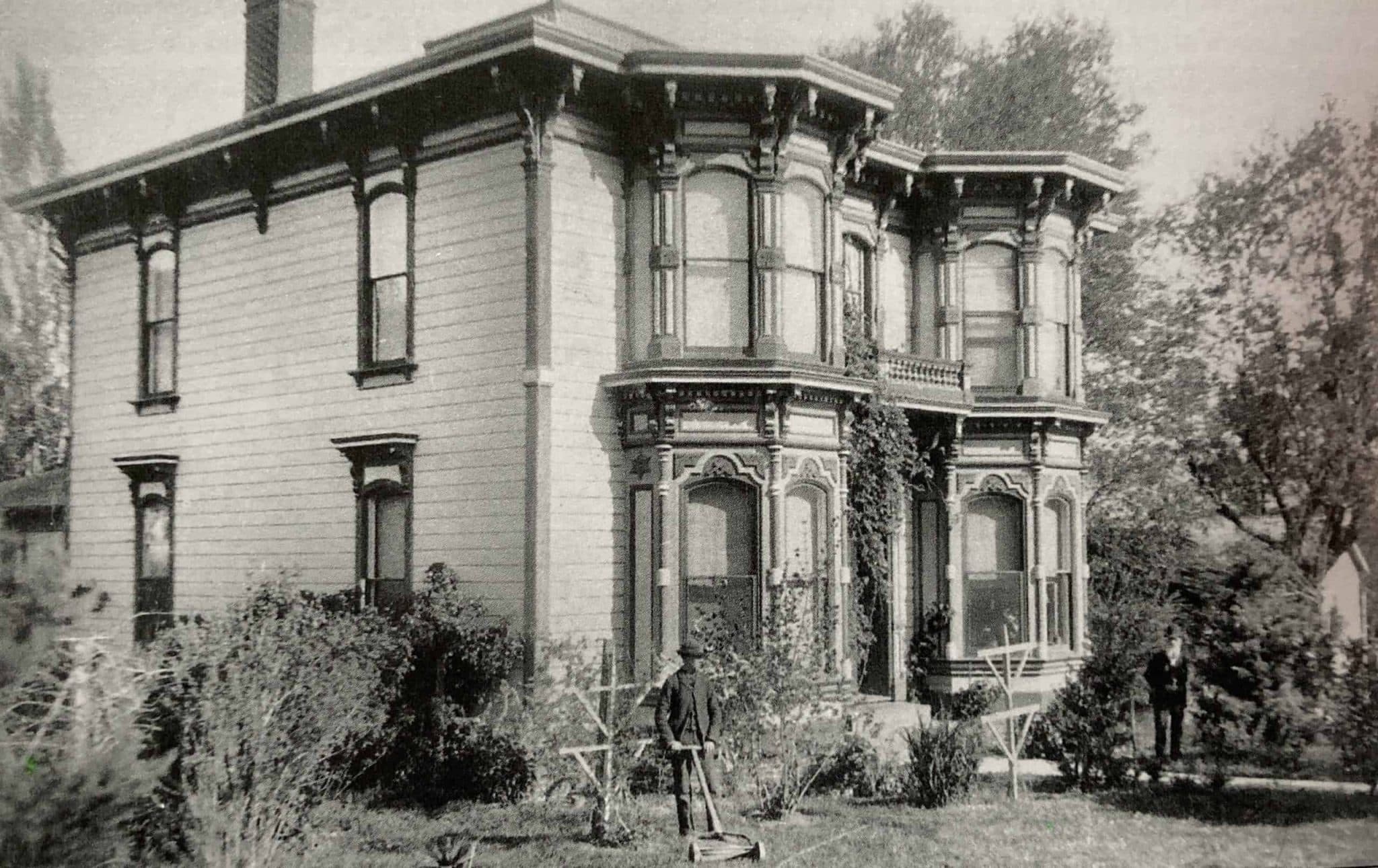 The McCall House garden in the 1890s - Walk Ashland