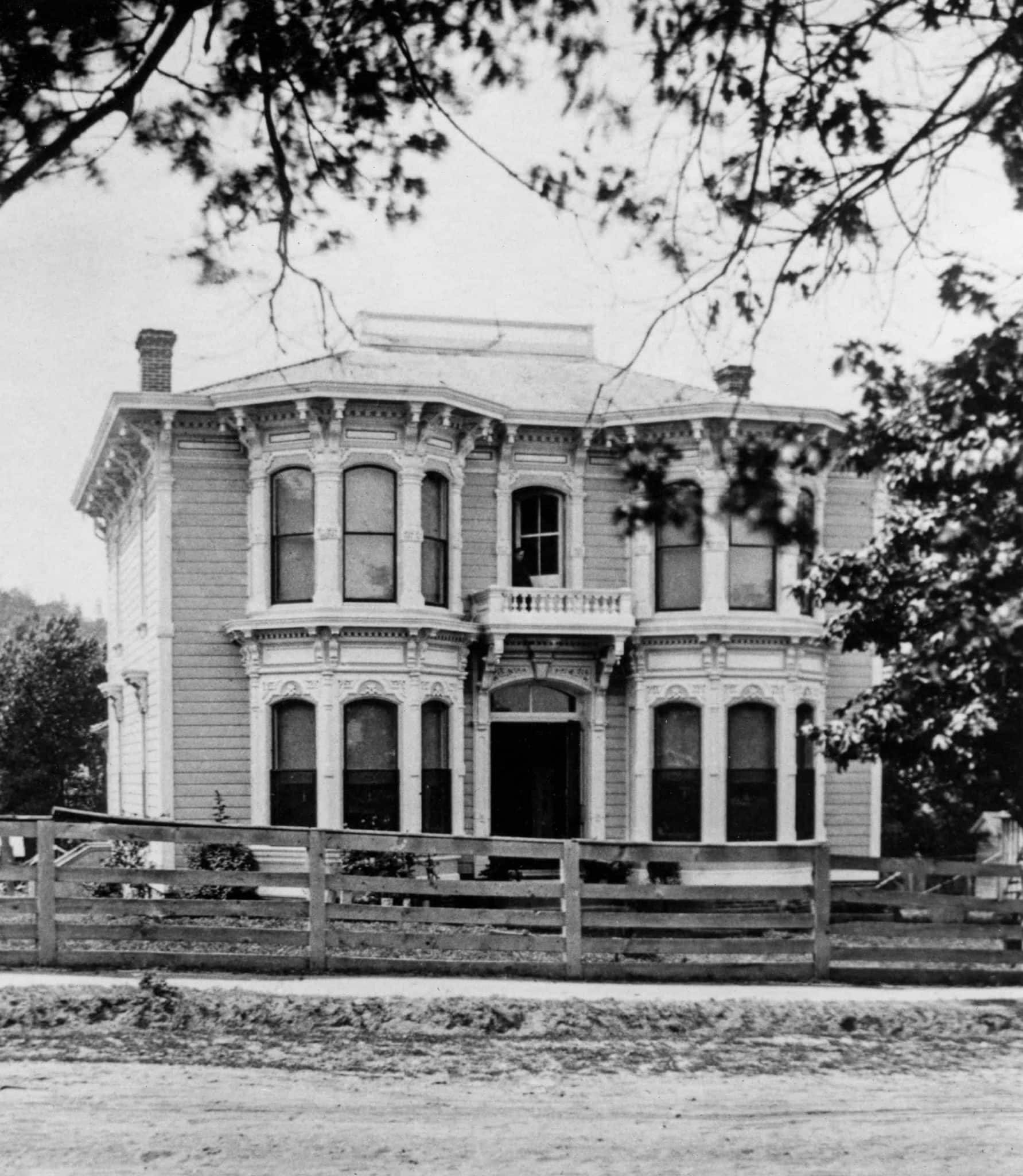 The McCall House garden in the 1890s - Walk Ashland