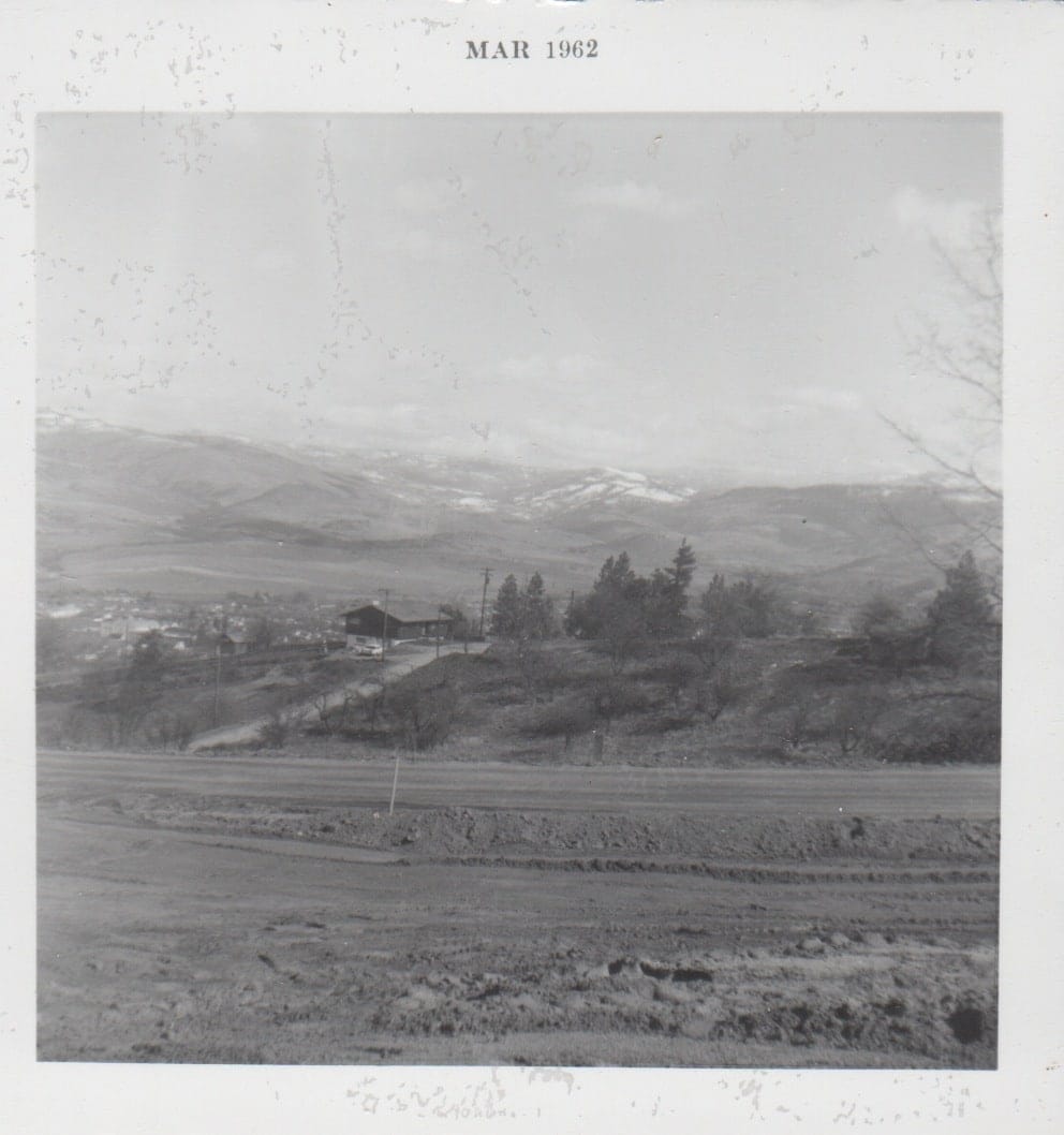 Ashland Street (part 1) – from west end to SOU library - Walk Ashland